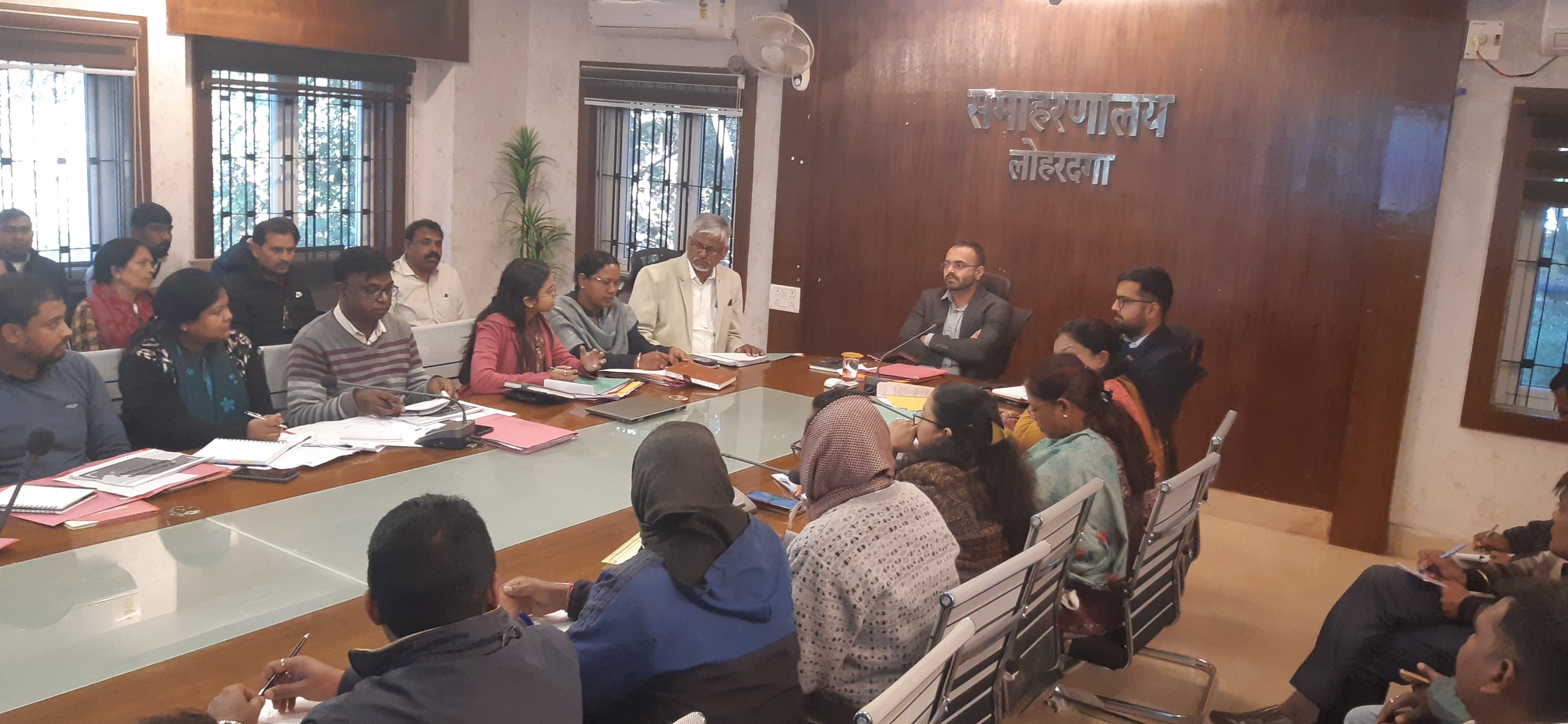 Education-department-meeting | उपयुक्त ने की शिक्षा विभाग की योजनाओं की ...
