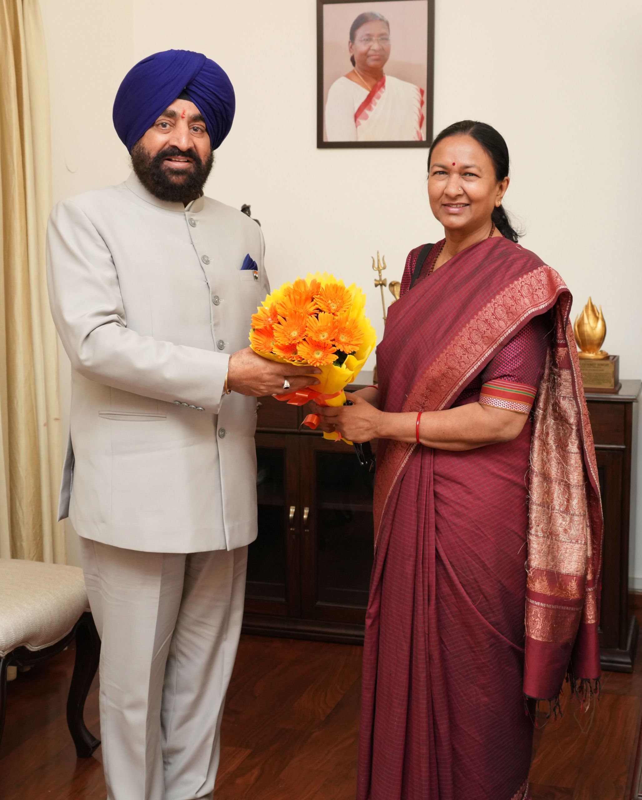 Governor-met-Chief-Secretary-and-DGP | राज्यपाल से मुख्य सचिव और डीजीपी ...